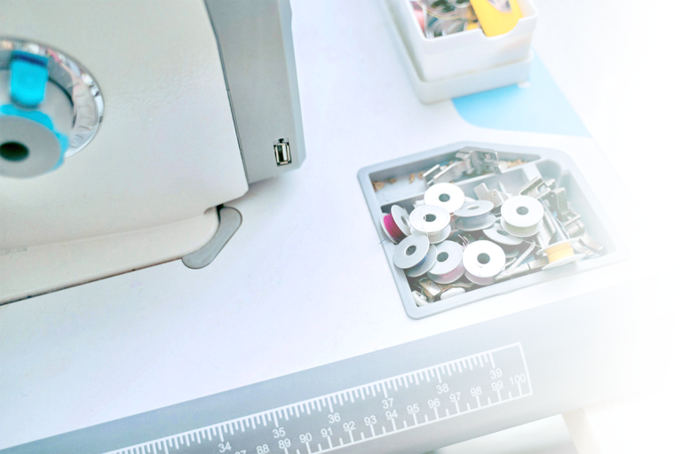 Manufacturer and exporter of zipper roll-CB Zipper