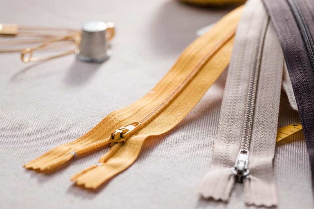 What are the Types and Selection of Dress Zippers？ - CBZIPPER